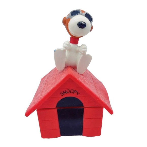 Ertyl | Toys | Vintage 200 Ertyl Toy Box Snoopy Red Baron Peanuts ...